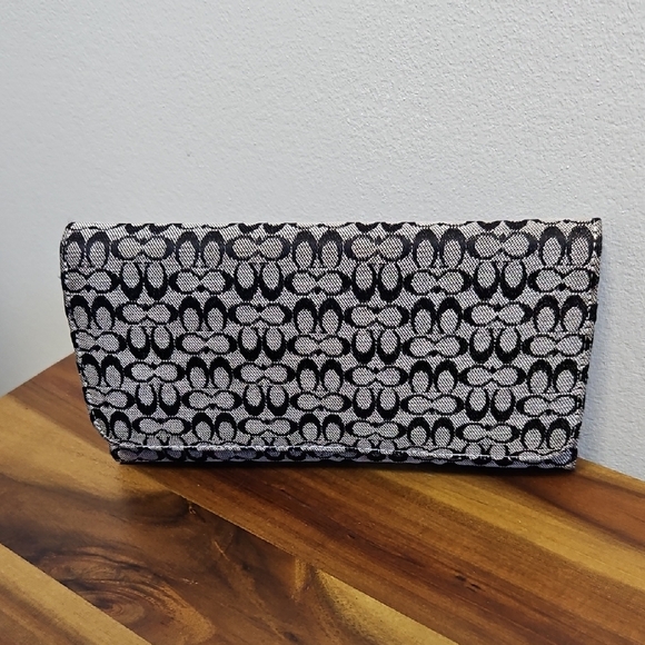 Coach | Bags | Classic Vintage Coach Black White Signature Checkbook ...